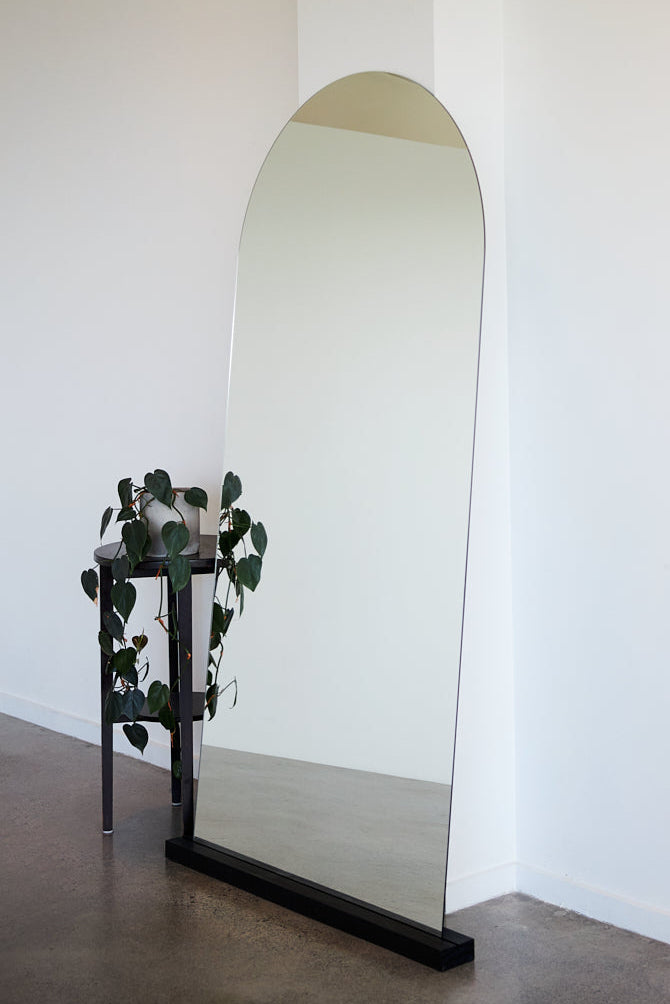Frameless arch mirror with polished edge – Bow Mirrors